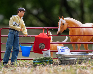 Stable Feed Set — BreyerHorses.com