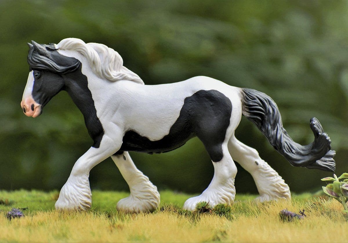 Black & White Piebald Gypsy Mare — BreyerHorses.com